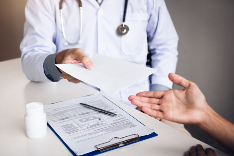 Atestado Médico Falso: Como detectar? - Detetive Daniele
